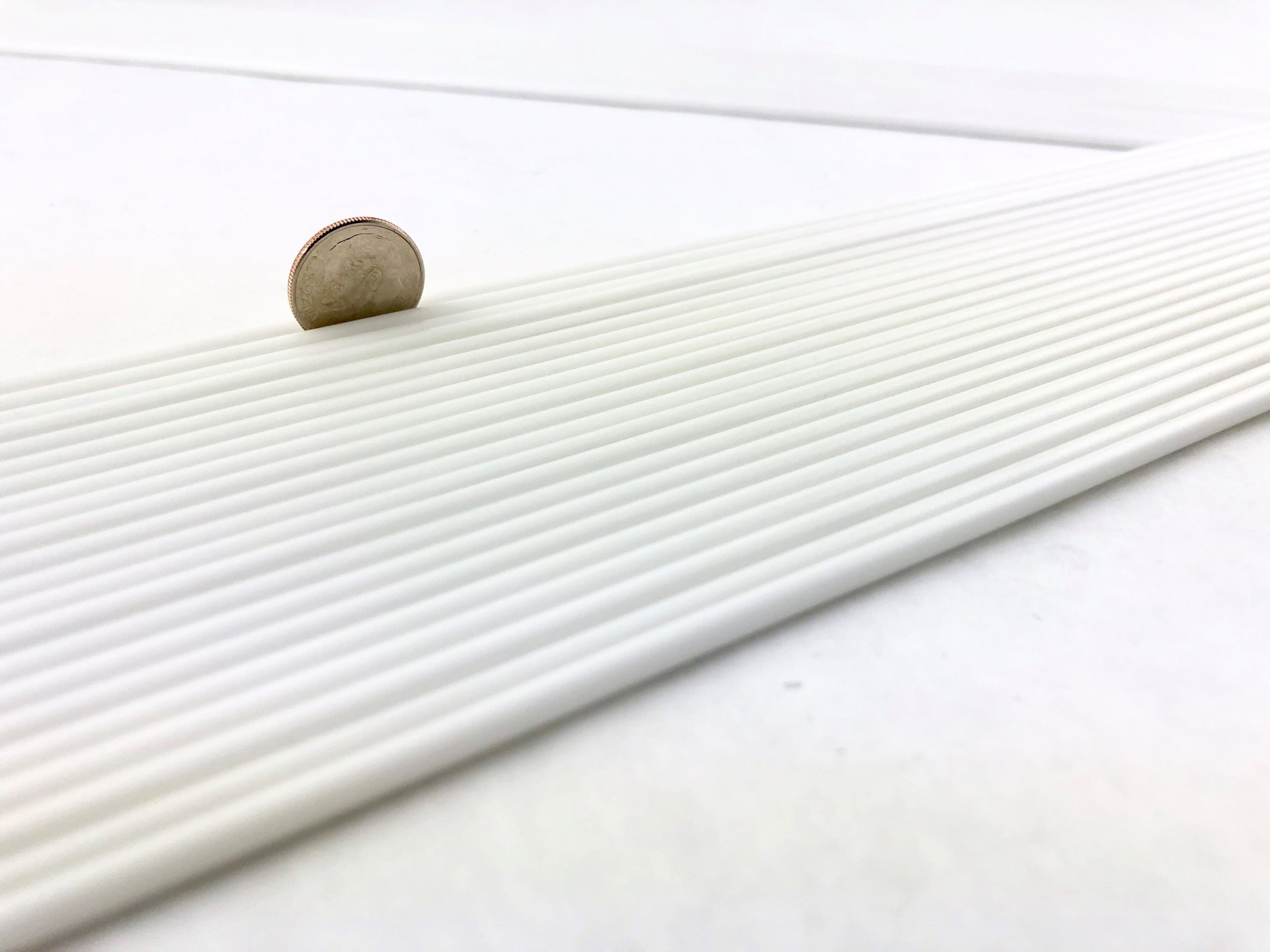 TAG-035 Dwarf White 2mm-3mm Stringers – Asheville Glass supply